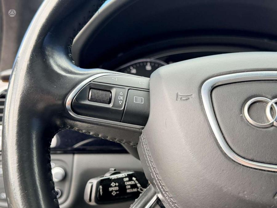 Black Audi A8 2017 in Kaunas, with an engine capacity of 3.99 L and mileage of 166 thousand km for 27900 €, photo 18 on AUTOMOTO.COM.LV