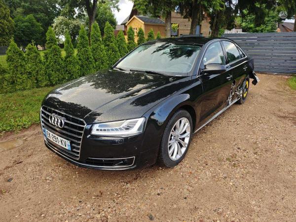 Black Audi A8 2017 in Telschi, with an engine capacity of 2.97 L and mileage of 238 thousand km for 12300 €, photo 10 on AUTOMOTO.COM.LV