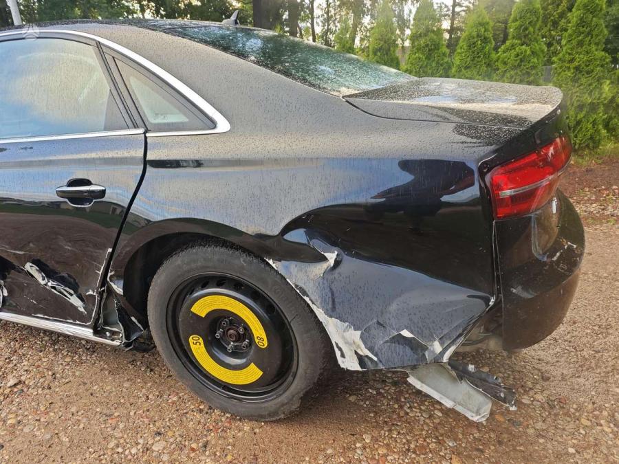 Melns Audi A8 2017 Telšiai, ar dzinēja tilpumu 2.97 L un nobraukumu 238 tūkst. km par 12300 €, foto 23 vietnē AUTOMOTO.COM.LV