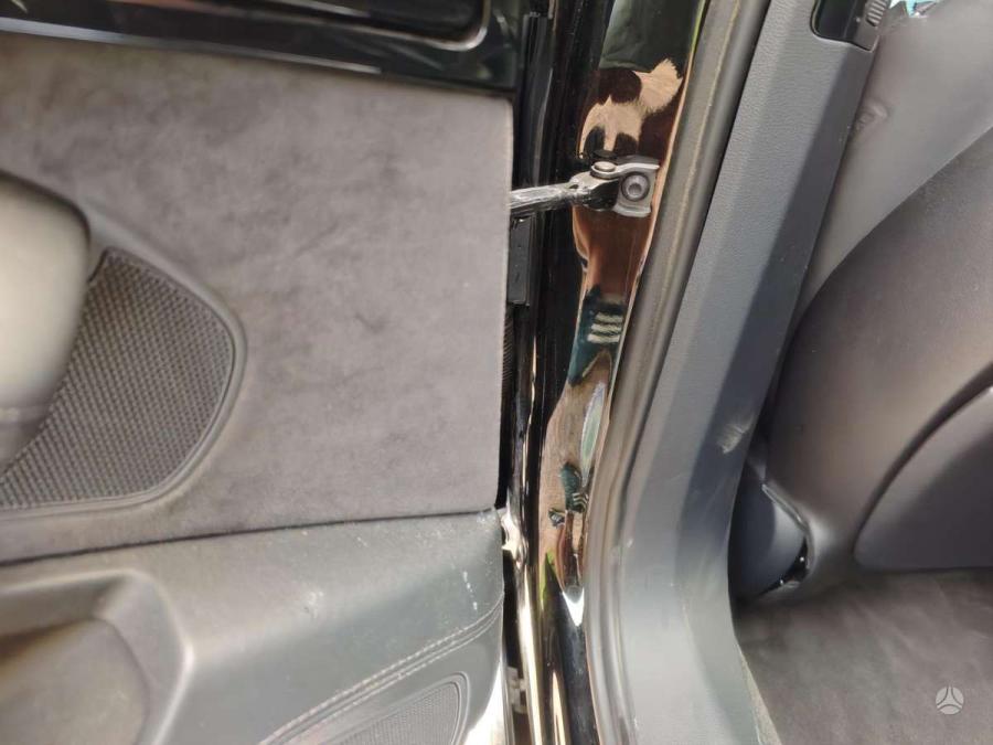Melns Audi A8 2017 Telšiai, ar dzinēja tilpumu 2.97 L un nobraukumu 238 tūkst. km par 12300 €, foto 29 vietnē AUTOMOTO.COM.LV