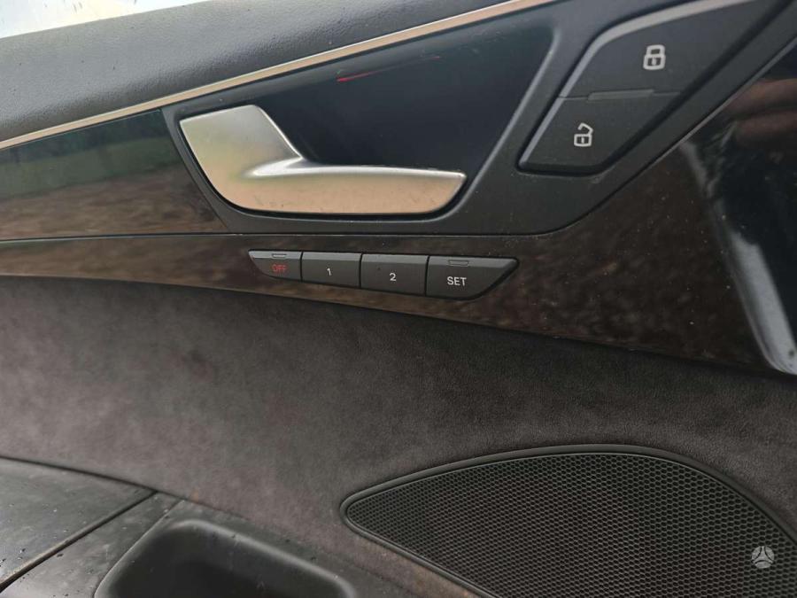 Melns Audi A8 2017 Telšiai, ar dzinēja tilpumu 2.97 L un nobraukumu 238 tūkst. km par 12300 €, foto 43 vietnē AUTOMOTO.COM.LV