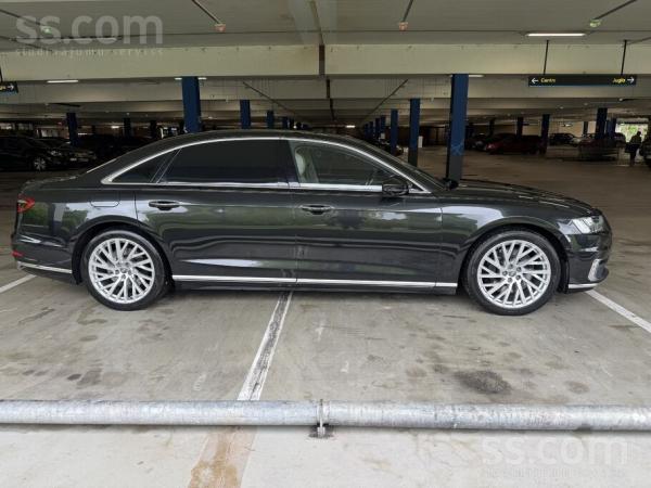 Black Audi A8 2017 in Riga, with an engine capacity of 3.00 L and mileage of 135 thousand km for 39500 €, photo 2 on AUTOMOTO.COM.LV