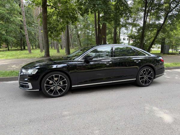 Black Audi A8 2017 in Alytus, with an engine capacity of 2.97 L and mileage of 205 thousand km for 36000 €, photo 9 on AUTOMOTO.COM.LV