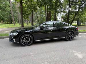 Black Audi A8 2017 in Alytus, with an engine capacity of 2.97 L and mileage of 205 thousand km for 36000 €, photo 9 on AUTOMOTO.COM.LV