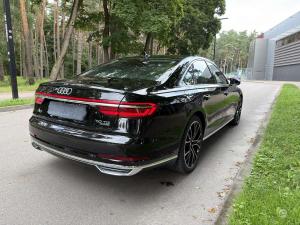 Black Audi A8 2017 in Alytus, with an engine capacity of 2.97 L and mileage of 205 thousand km for 36000 €, photo 12 on AUTOMOTO.COM.LV