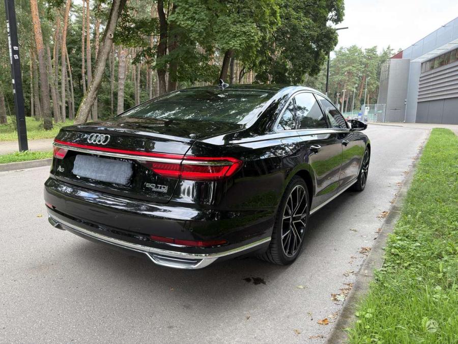 Black Audi A8 2017 in Alytus, with an engine capacity of 2.97 L and mileage of 205 thousand km for 36000 €, photo 12 on AUTOMOTO.COM.LV