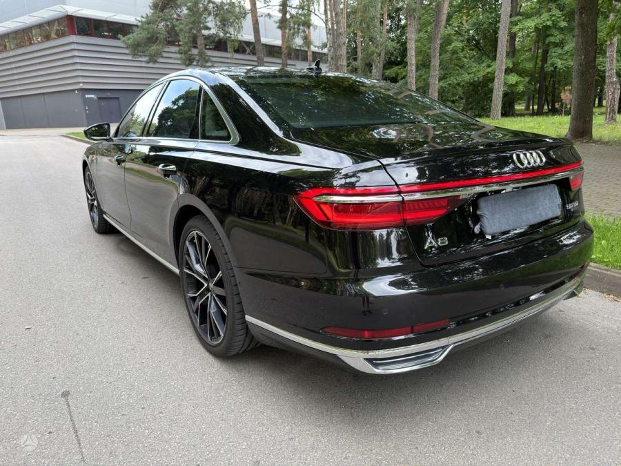 Black Audi A8 2017 in Alytus, with an engine capacity of 2.97 L and mileage of 205 thousand km for 36000 €, photo 14 on AUTOMOTO.COM.LV