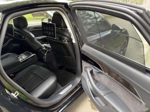 Black Audi A8 2017 in Alytus, with an engine capacity of 2.97 L and mileage of 205 thousand km for 36000 €, photo 21 on AUTOMOTO.COM.LV