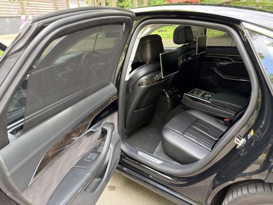 Black Audi A8 2017 in Alytus, with an engine capacity of 2.97 L and mileage of 205 thousand km for 36000 €, photo 24 on AUTOMOTO.COM.LV