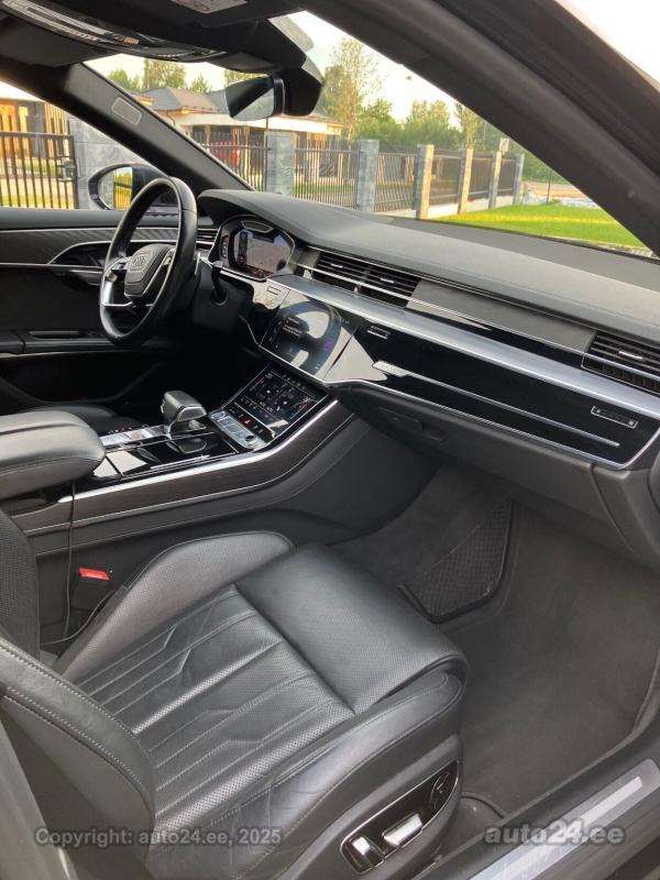Black Audi A8 2018 in Tartu, with an engine capacity of 3.00 L and mileage of 159 thousand km for 38900 €, photo 9 on AUTOMOTO.COM.LV