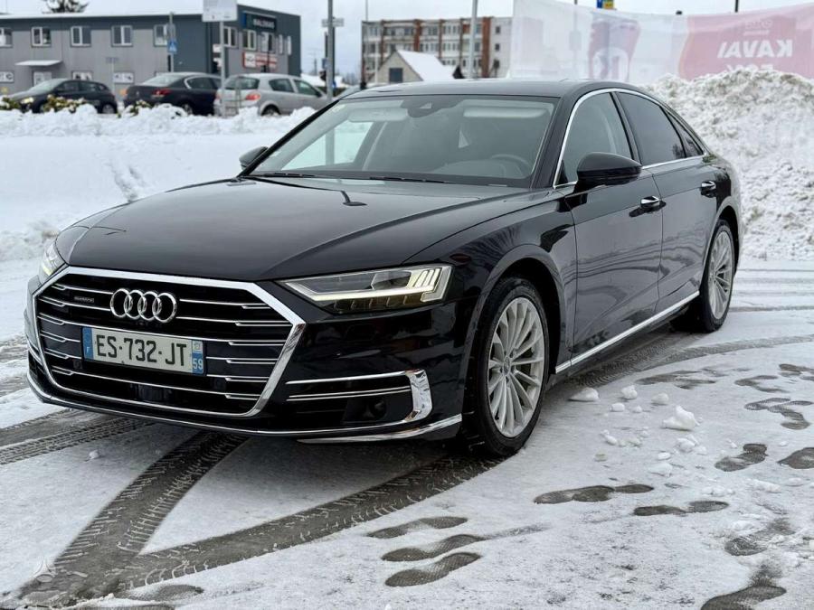 Black Audi A8 2018 in Taurage, with an engine capacity of 3.00 L and mileage of 250 thousand km for 27900 €, photo 2 on AUTOMOTO.COM.LV