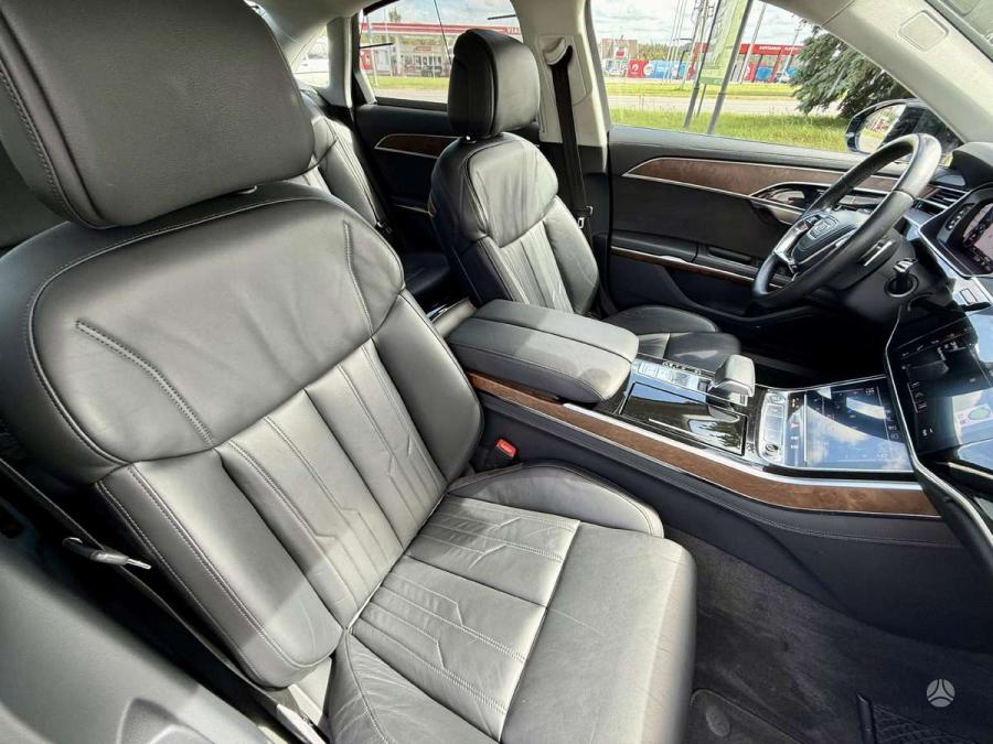 Black Audi A8 2018 in Taurage, with an engine capacity of 3.00 L and mileage of 250 thousand km for 27900 €, photo 12 on AUTOMOTO.COM.LV