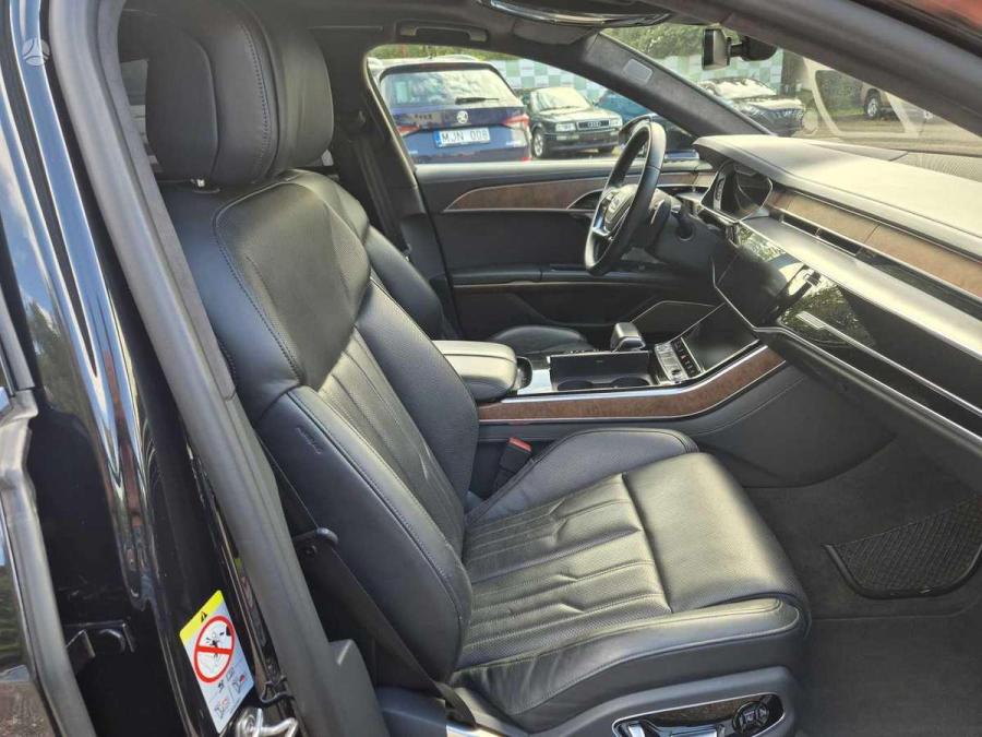 Black Audi A8 2018 in Vilnius, with an engine capacity of 3.00 L and mileage of 174 thousand km for 35900 €, photo 9 on AUTOMOTO.COM.LV