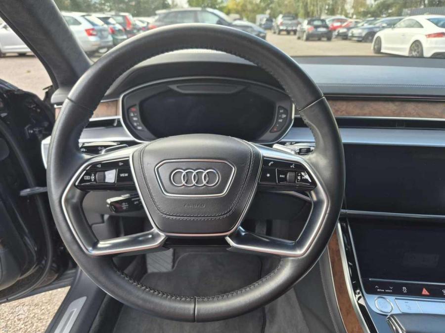 Black Audi A8 2018 in Vilnius, with an engine capacity of 3.00 L and mileage of 174 thousand km for 35900 €, photo 11 on AUTOMOTO.COM.LV
