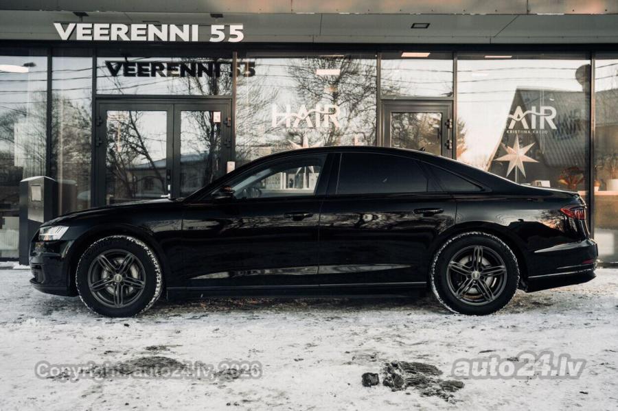 Black Audi A8 2018 in Tallinn, with an engine capacity of 3.00 L and mileage of 150 thousand km for 37900 €, photo 3 on AUTOMOTO.COM.LV