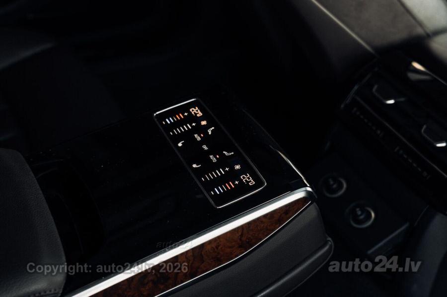 Black Audi A8 2018 in Tallinn, with an engine capacity of 3.00 L and mileage of 150 thousand km for 37900 €, photo 22 on AUTOMOTO.COM.LV