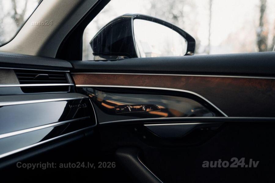 Black Audi A8 2018 in Tallinn, with an engine capacity of 3.00 L and mileage of 150 thousand km for 37900 €, photo 24 on AUTOMOTO.COM.LV