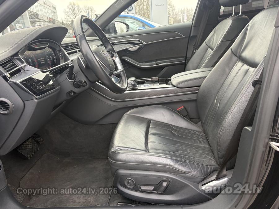 Black Audi A8 2018 in Viljandi, with an engine capacity of 3.00 L and mileage of 163 thousand km for 34900 €, photo 7 on AUTOMOTO.COM.LV
