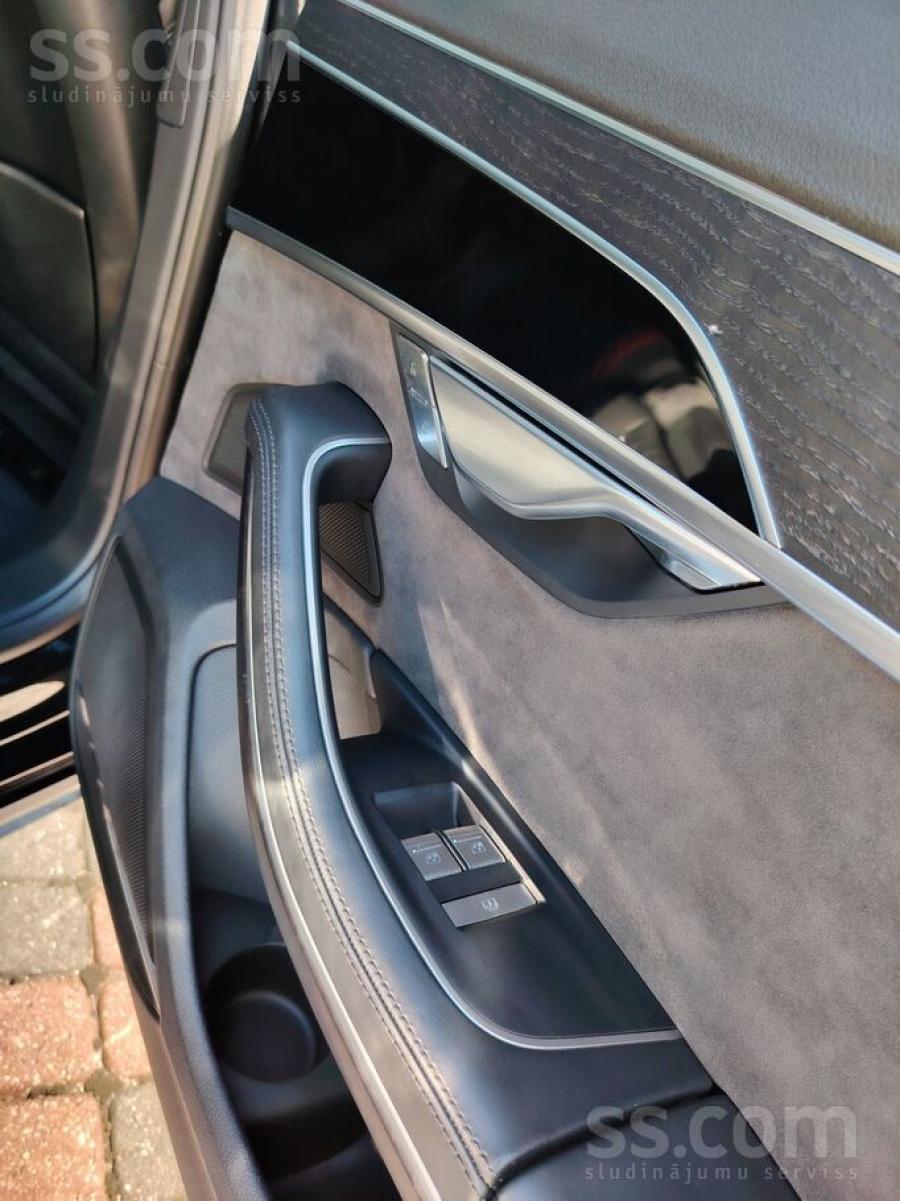 Melns Audi A8 2018 Ventspils, ar dzinēja tilpumu 3.00 L un nobraukumu 269 tūkst. km par 27900 €, foto 26 vietnē AUTOMOTO.COM.LV