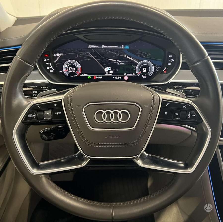 Black Audi A8 2018 in Kaunas, with an engine capacity of 3.00 L and mileage of 72 thousand km for 35800 €, photo 10 on AUTOMOTO.COM.LV