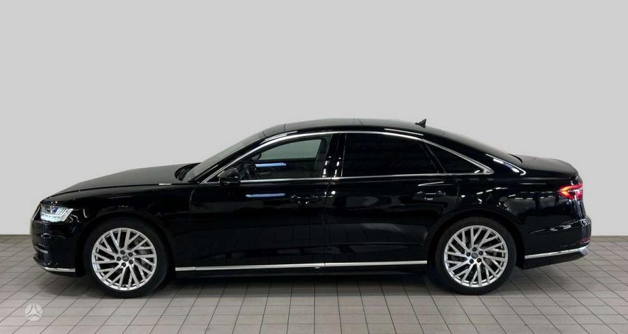Black Audi A8 2018 in Kaunas, with an engine capacity of 3.00 L and mileage of 72 thousand km for 34800 €, photo 3 on AUTOMOTO.COM.LV