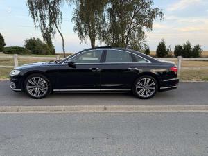 Black Audi A8 2018 in Taurage, with an engine capacity of 2.97 L and mileage of 182 thousand km for 34500 €, photo 3 on AUTOMOTO.COM.LV