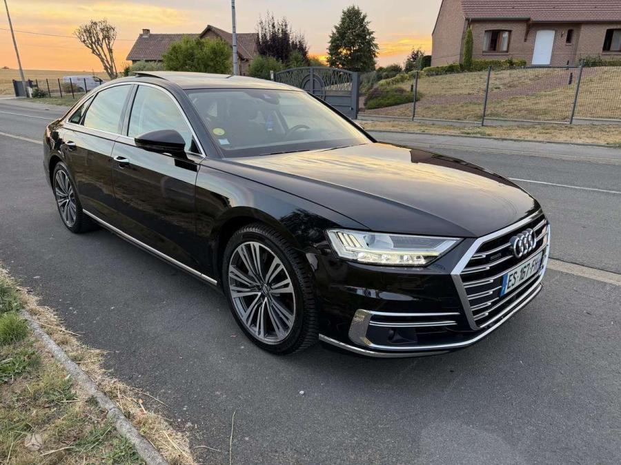 Black Audi A8 2018 in Taurage, with an engine capacity of 2.97 L and mileage of 182 thousand km for 34500 €, photo 7 on AUTOMOTO.COM.LV