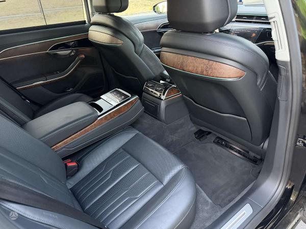 Black Audi A8 2018 in Taurage, with an engine capacity of 2.97 L and mileage of 182 thousand km for 34500 €, photo 9 on AUTOMOTO.COM.LV