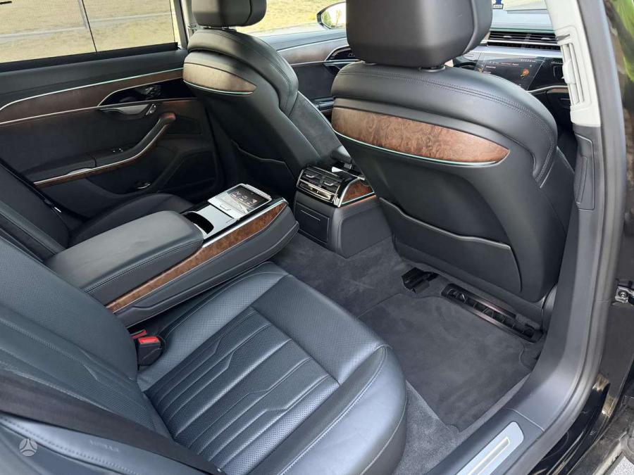 Black Audi A8 2018 in Taurage, with an engine capacity of 2.97 L and mileage of 182 thousand km for 34500 €, photo 9 on AUTOMOTO.COM.LV