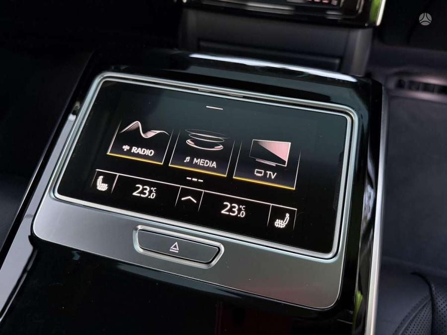 Black Audi A8 2018 in Taurage, with an engine capacity of 2.97 L and mileage of 182 thousand km for 34500 €, photo 10 on AUTOMOTO.COM.LV