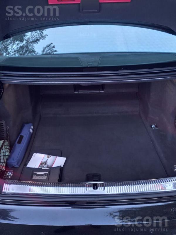 Audi A8 2018 Rīga vietnē Melns Audi A8 2018 Rīga, ar dzinēja tilpumu 3.00 L un nobraukumu 220 tūkst. km par 31500 €, foto 10 vietnē AUTOMOTO.COM.LV