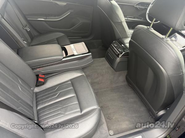 Black Audi A8 2018 in Viljandi, with an engine capacity of 3.00 L and mileage of 165 thousand km for 33500 €, photo 9 on AUTOMOTO.COM.LV