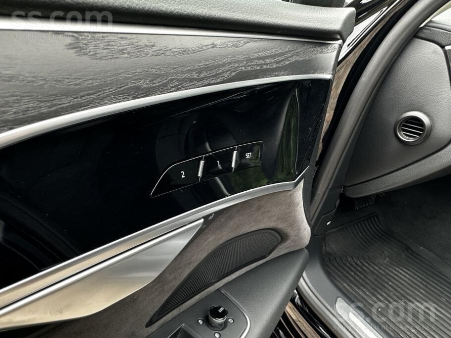 Black Audi A8 2019 in Riga, with an engine capacity of 3.00 L and mileage of 55 thousand km for 44290 €, photo 13 on AUTOMOTO.COM.LV