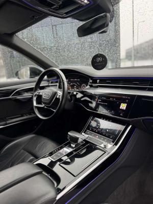 Black Audi A8 2019 in Vilnius, with an engine capacity of 3.00 L and mileage of 260 thousand km for 33000 €, photo 10 on AUTOMOTO.COM.LV