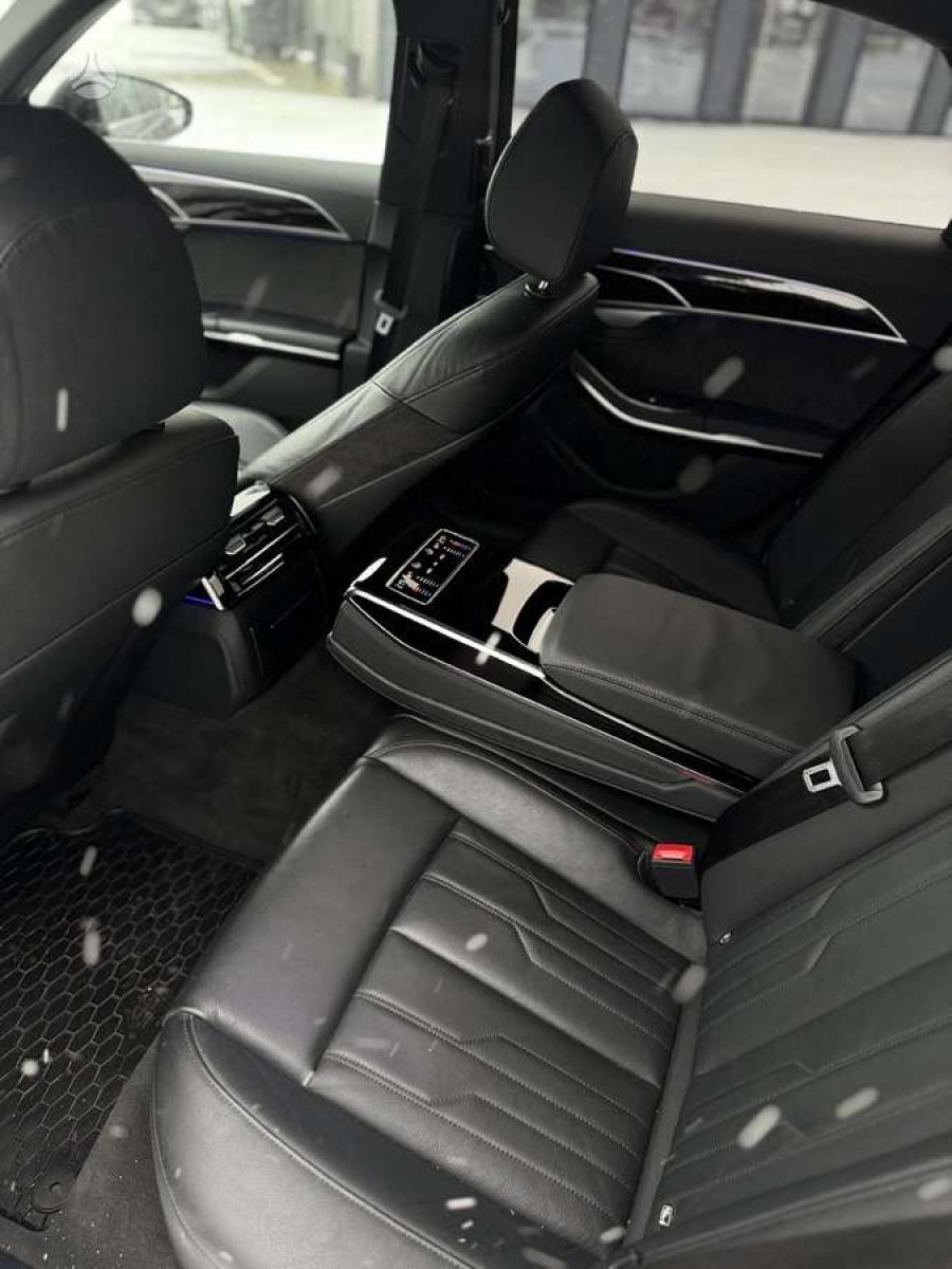 Black Audi A8 2019 in Vilnius, with an engine capacity of 3.00 L and mileage of 260 thousand km for 33000 €, photo 11 on AUTOMOTO.COM.LV