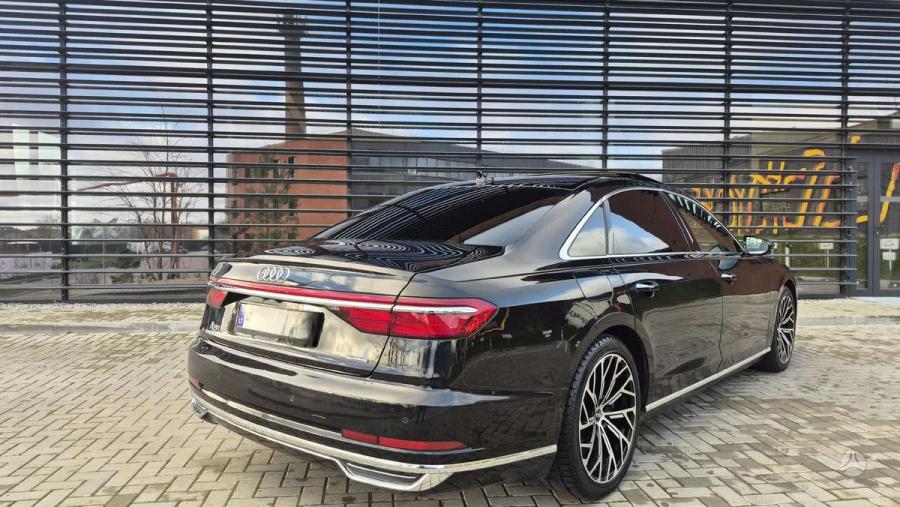 Black Audi A8 2019 in Klaipeda, with an engine capacity of 3.00 L and mileage of 152 thousand km for 29999 €, photo 7 on AUTOMOTO.COM.LV