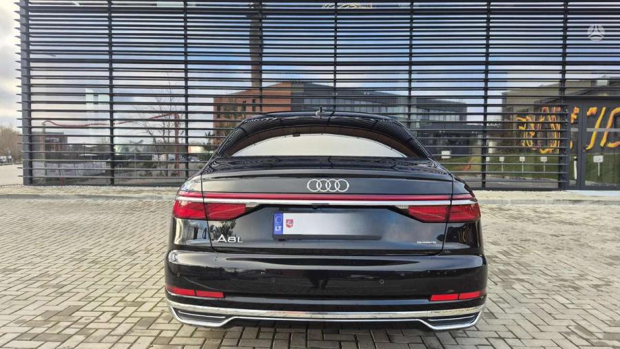 Black Audi A8 2019 in Klaipeda, with an engine capacity of 3.00 L and mileage of 152 thousand km for 29999 €, photo 12 on AUTOMOTO.COM.LV