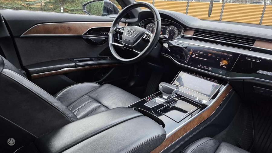 Black Audi A8 2019 in Klaipeda, with an engine capacity of 3.00 L and mileage of 152 thousand km for 29999 €, photo 23 on AUTOMOTO.COM.LV