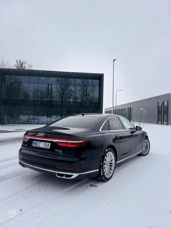 Melns Audi A8 2019 Viļņa, ar dzinēja tilpumu 3.00 L un nobraukumu 286 tūkst. km par 32900 €, foto 5 vietnē AUTOMOTO.COM.LV