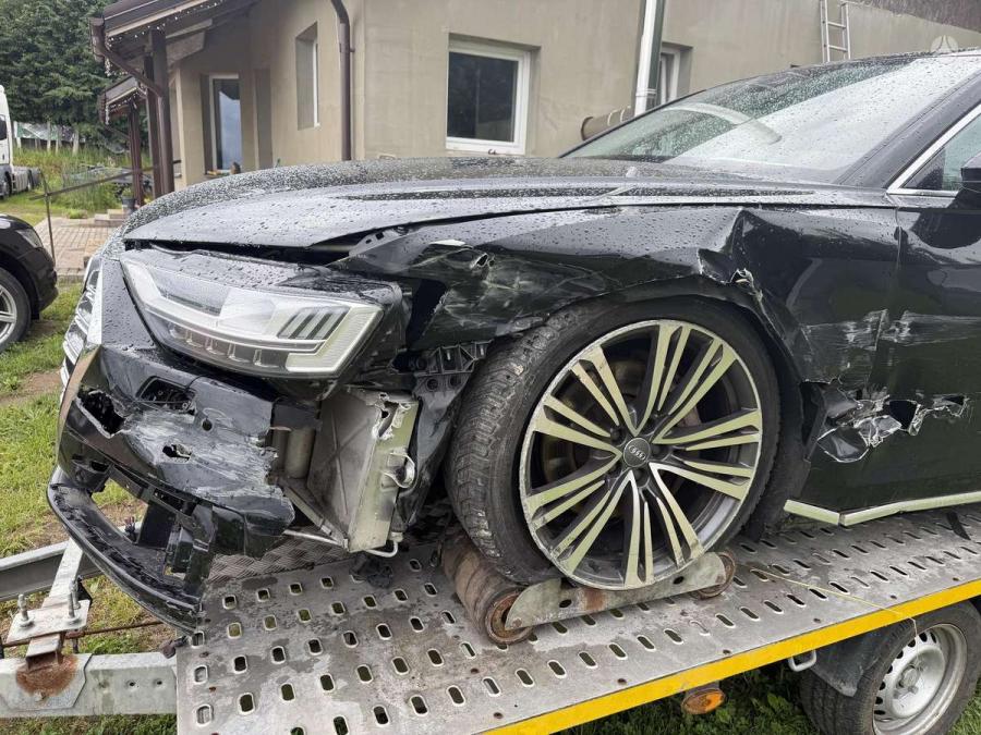 Melns Audi A8 2019 Šalčininkai, ar dzinēja tilpumu 2.97 L un nobraukumu 122 tūkst. km par 25999 €, foto 8 vietnē AUTOMOTO.COM.LV