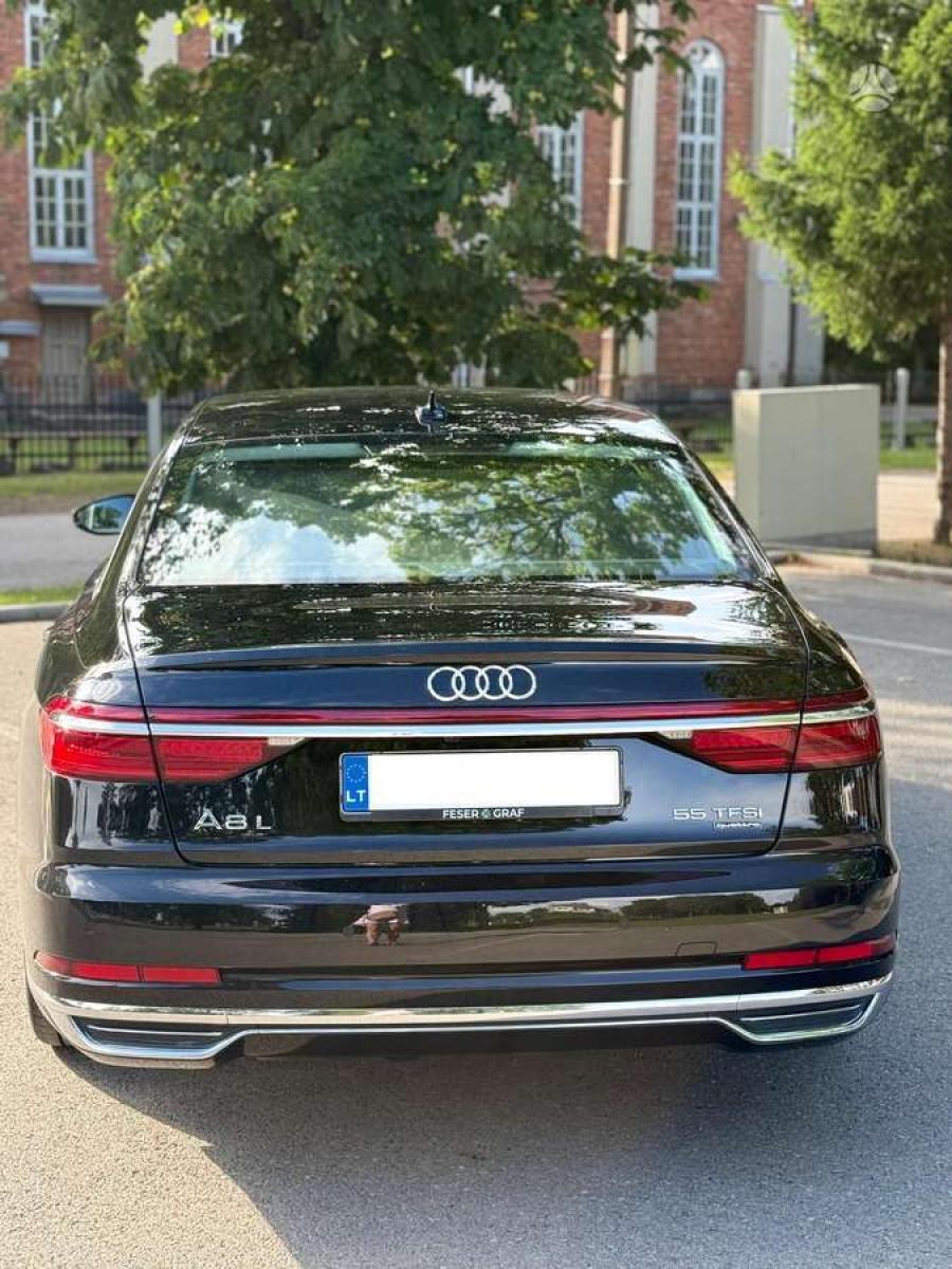 Black Audi A8 2019 in Kaunas, with an engine capacity of 3.00 L and mileage of 125 thousand km for 30000 €, photo 5 on AUTOMOTO.COM.LV