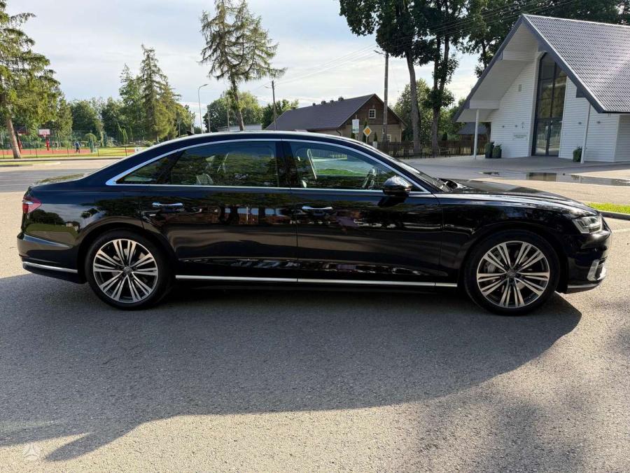 Black Audi A8 2019 in Kaunas, with an engine capacity of 3.00 L and mileage of 125 thousand km for 30000 €, photo 7 on AUTOMOTO.COM.LV