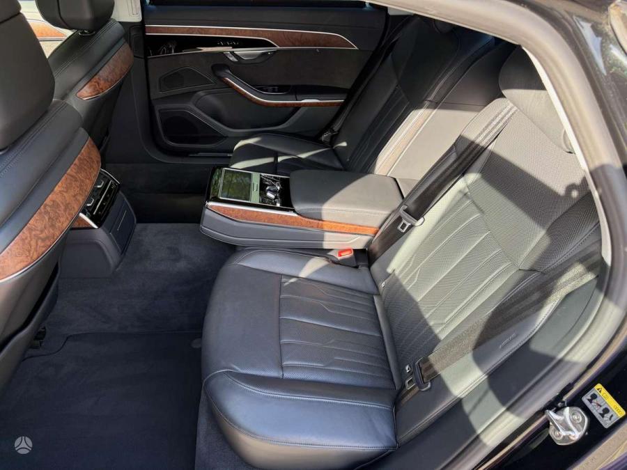 Black Audi A8 2019 in Kaunas, with an engine capacity of 3.00 L and mileage of 125 thousand km for 30000 €, photo 8 on AUTOMOTO.COM.LV