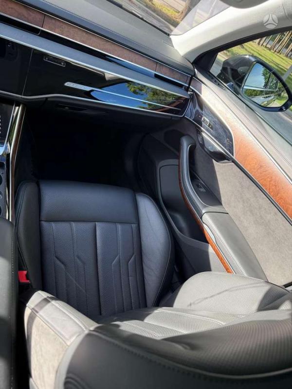 Black Audi A8 2019 in Kaunas, with an engine capacity of 3.00 L and mileage of 125 thousand km for 30000 €, photo 10 on AUTOMOTO.COM.LV