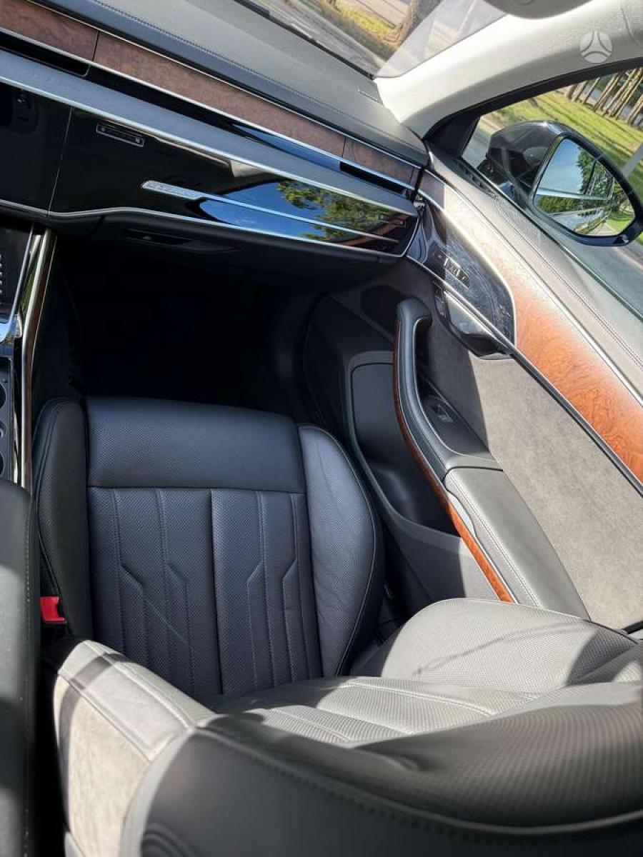 Black Audi A8 2019 in Kaunas, with an engine capacity of 3.00 L and mileage of 125 thousand km for 30000 €, photo 10 on AUTOMOTO.COM.LV