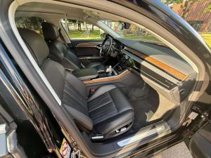 Black Audi A8 2019 in Kaunas, with an engine capacity of 3.00 L and mileage of 125 thousand km for 30000 €, photo 13 on AUTOMOTO.COM.LV