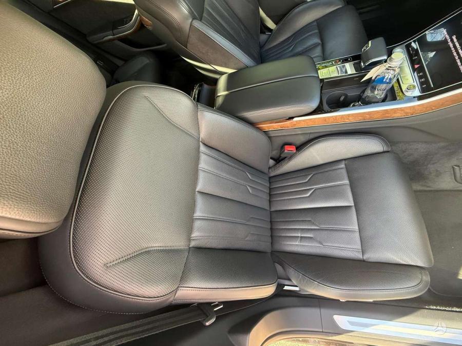 Black Audi A8 2019 in Kaunas, with an engine capacity of 3.00 L and mileage of 125 thousand km for 30000 €, photo 14 on AUTOMOTO.COM.LV