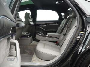 Melns Audi A8 2020 Viļņa, ar dzinēja tilpumu 3.00 L un nobraukumu 85 tūkst. km par 48500 €, foto 17 vietnē AUTOMOTO.COM.LV