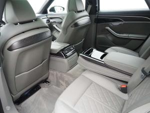 Melns Audi A8 2020 Viļņa, ar dzinēja tilpumu 3.00 L un nobraukumu 85 tūkst. km par 48500 €, foto 19 vietnē AUTOMOTO.COM.LV