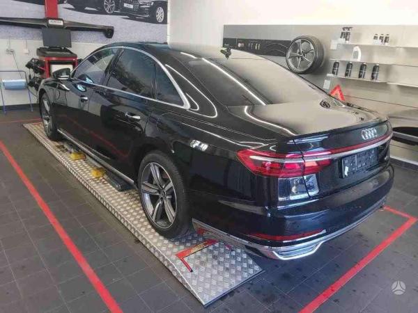Black Audi A8 2021 in Vilnius, with an engine capacity of 3.00 L and mileage of 49 thousand km for 51444 €, photo 4 on AUTOMOTO.COM.LV